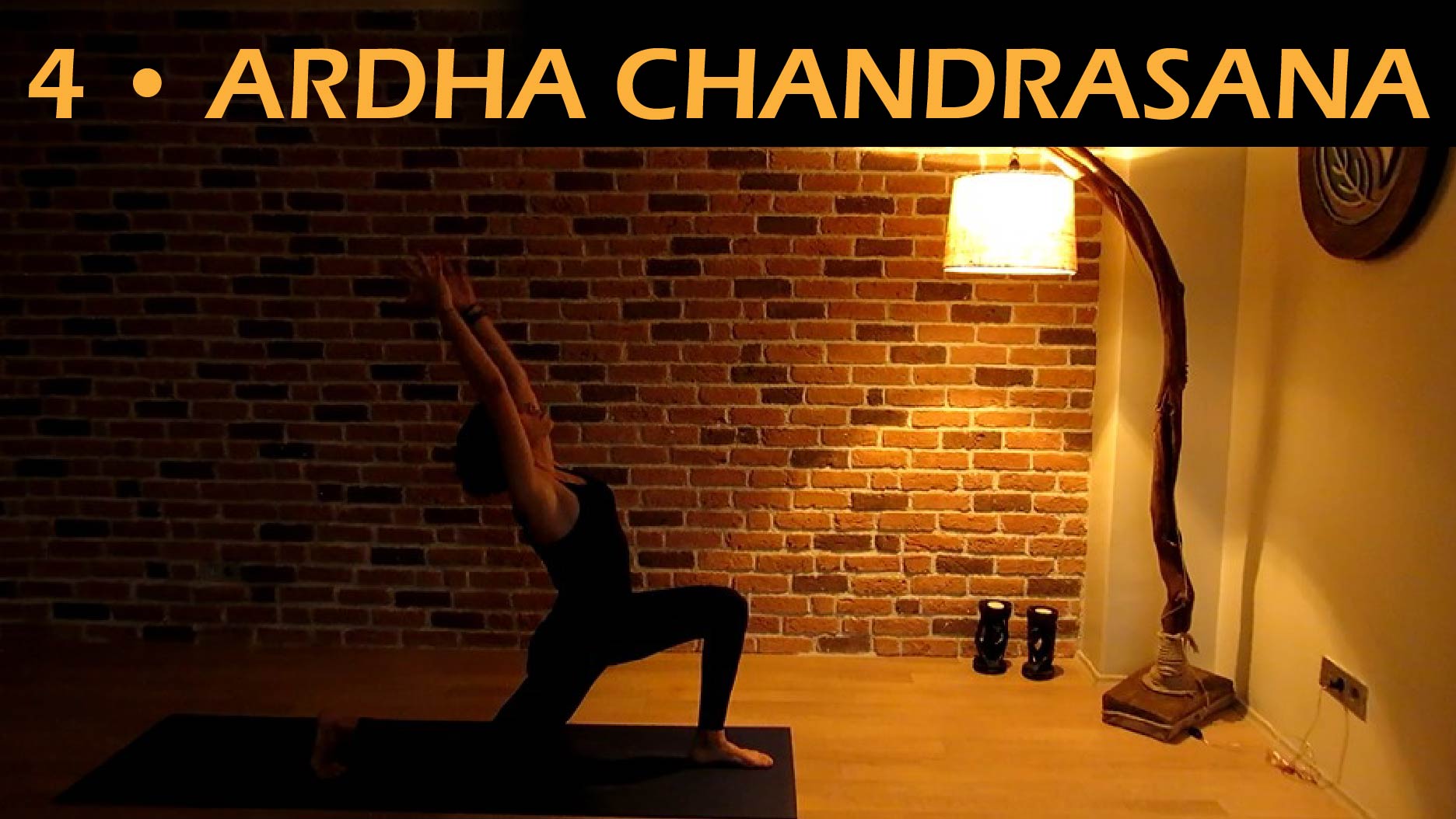 04-ardha-chandrasana - Tara Yoga İzmir